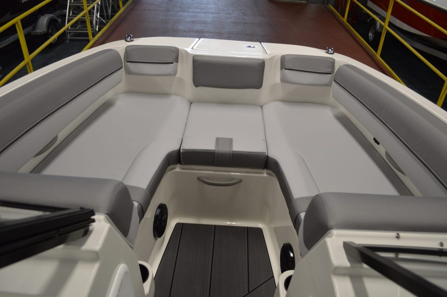 Bayliner DX2000 - 19′ 7″ - Hallberg Marine