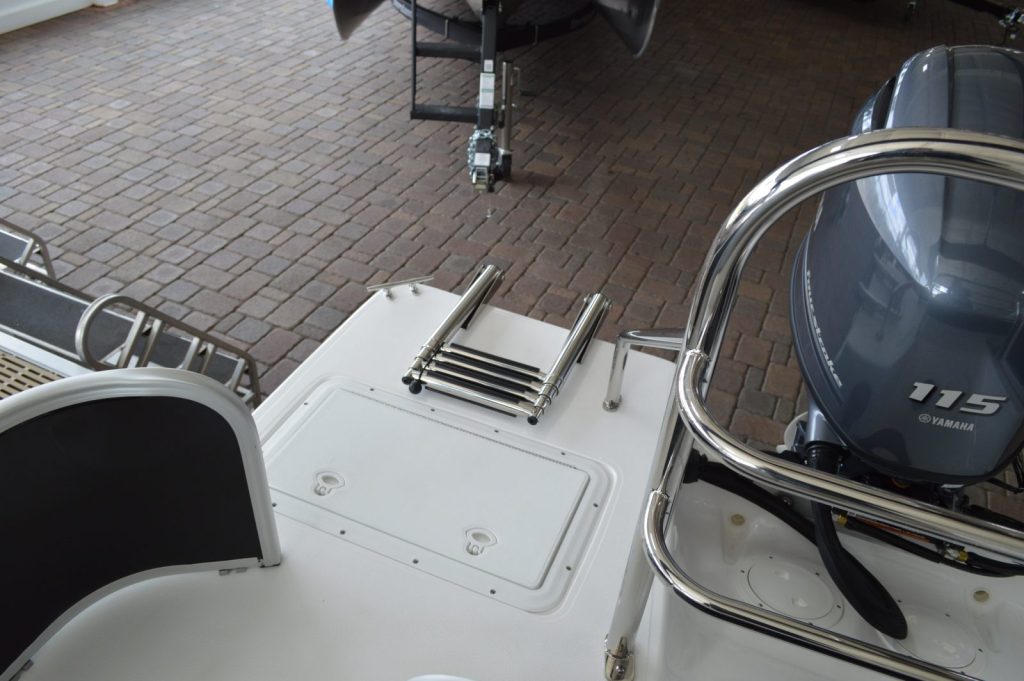 Hurricane Fundeck 198 RE - 18′ 10″ - Hallberg Marine