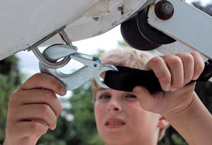 How to Properly Strap Down Your Boat on a Trailer - Hallberg Marine