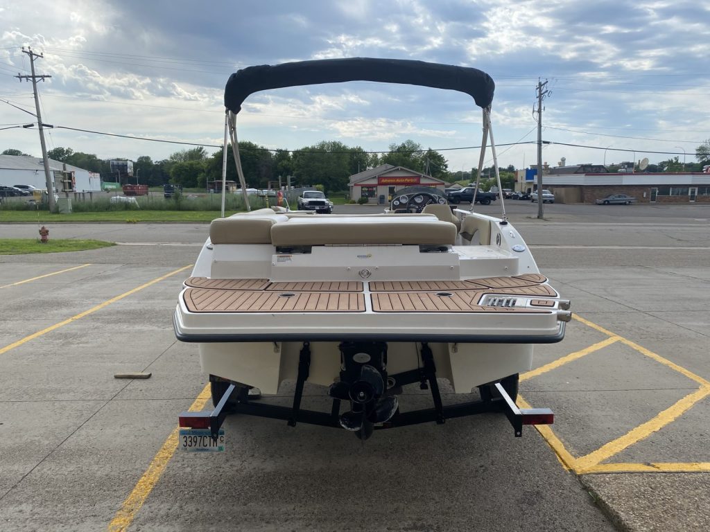 StarCraft StarStep 221 Deck Boat - Hallberg Marine