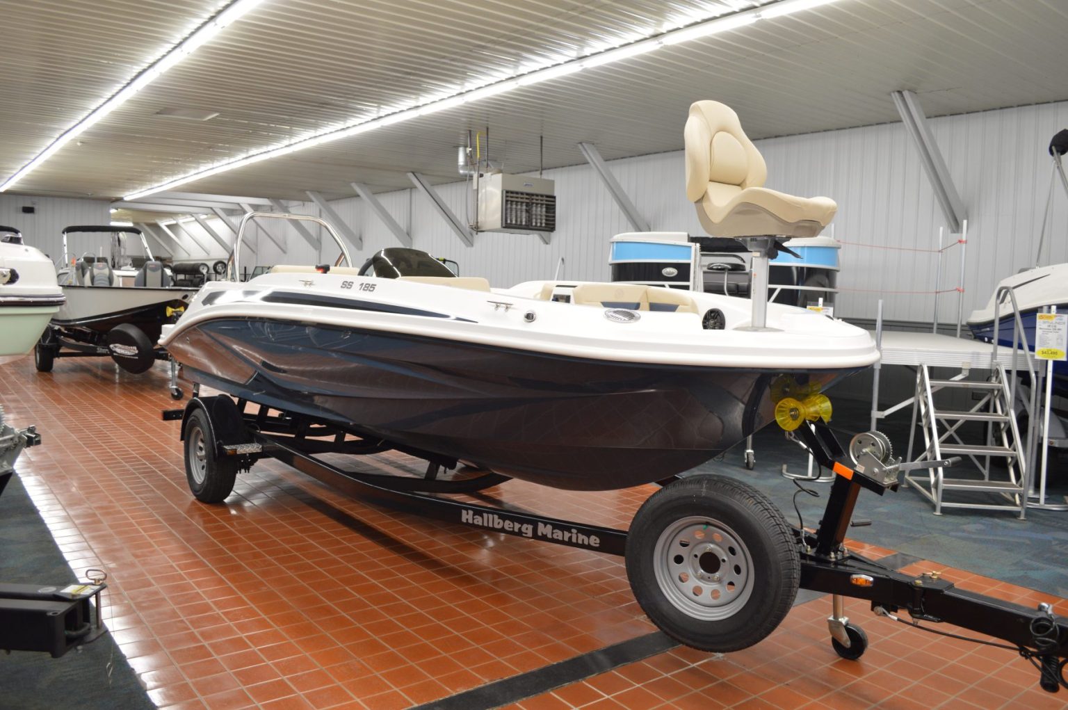 Bayliner M15 - 15′ 2″ - Hallberg Marine