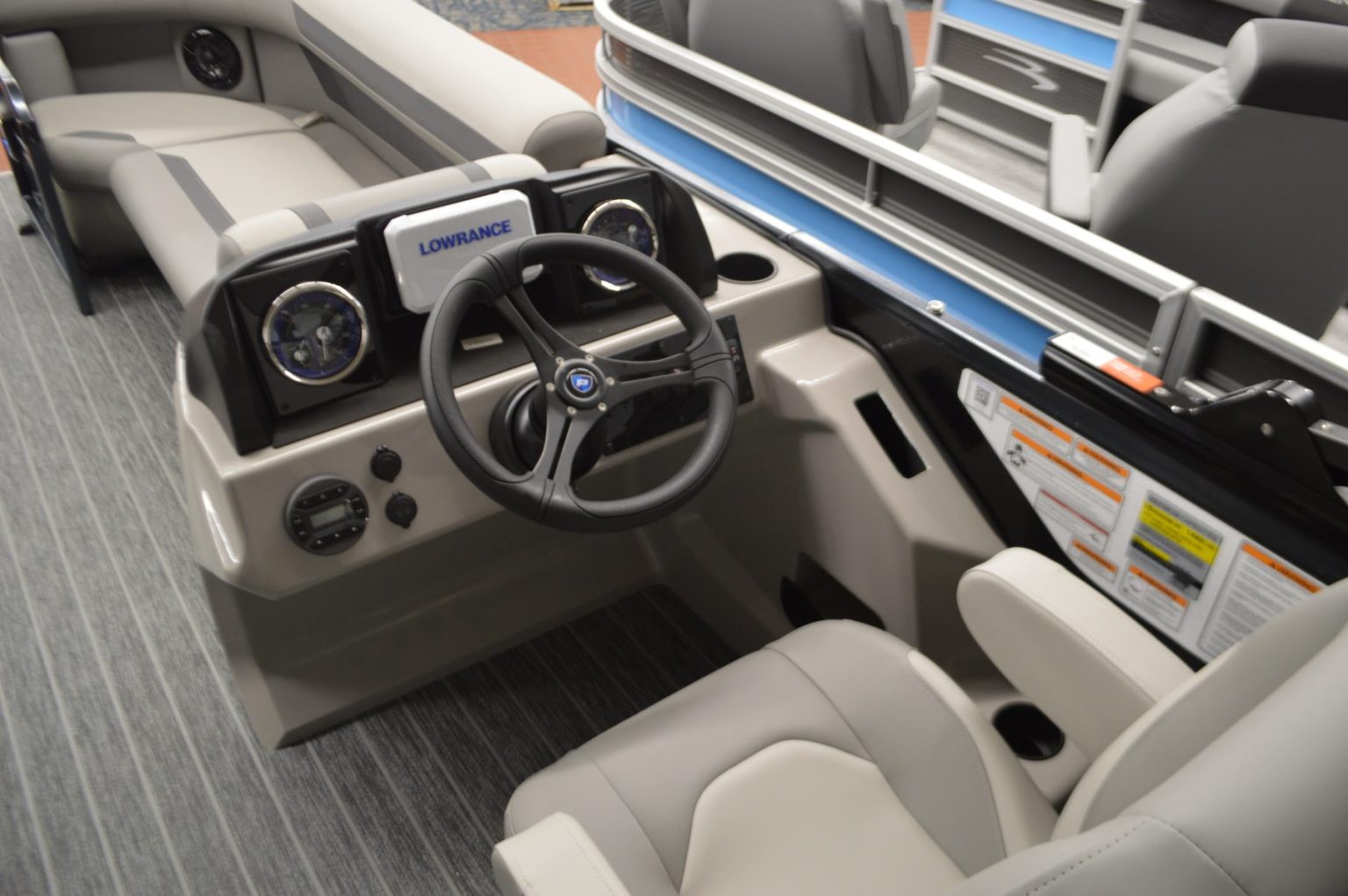 Premier 200 Sunscape RF-XLC- 21′ 6″ - Hallberg Marine